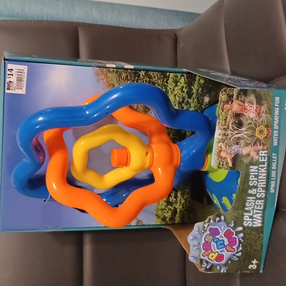 Splash N Fun | Toys | Splash N Fun Splash And Spin Water Sprinkler ...